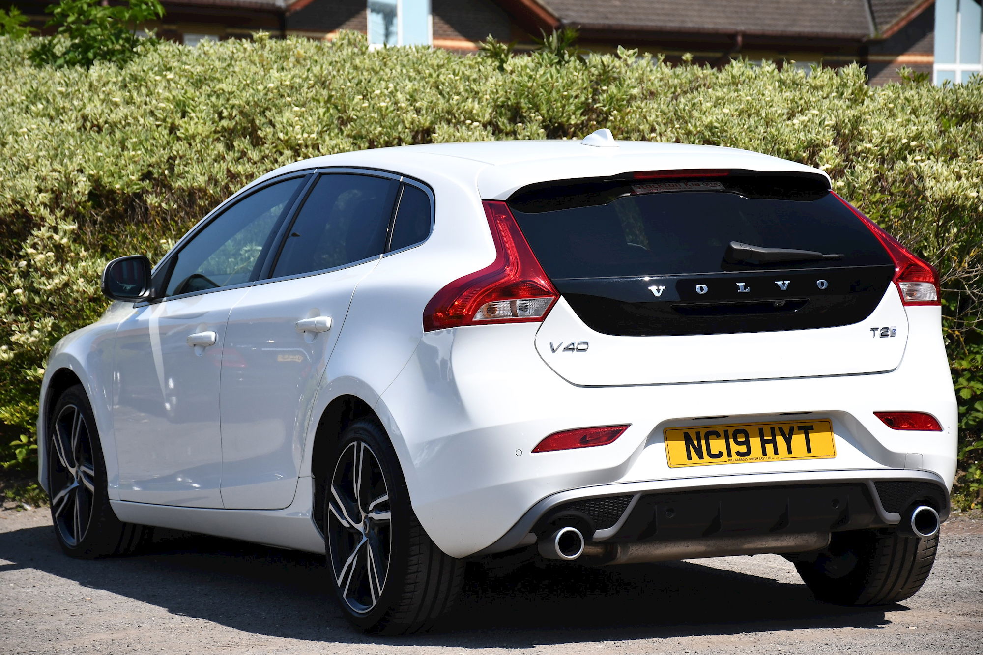 Used Volvo V40 T2 R-DESIGN EDITION 2019 0dr Manual (NC19HYT)